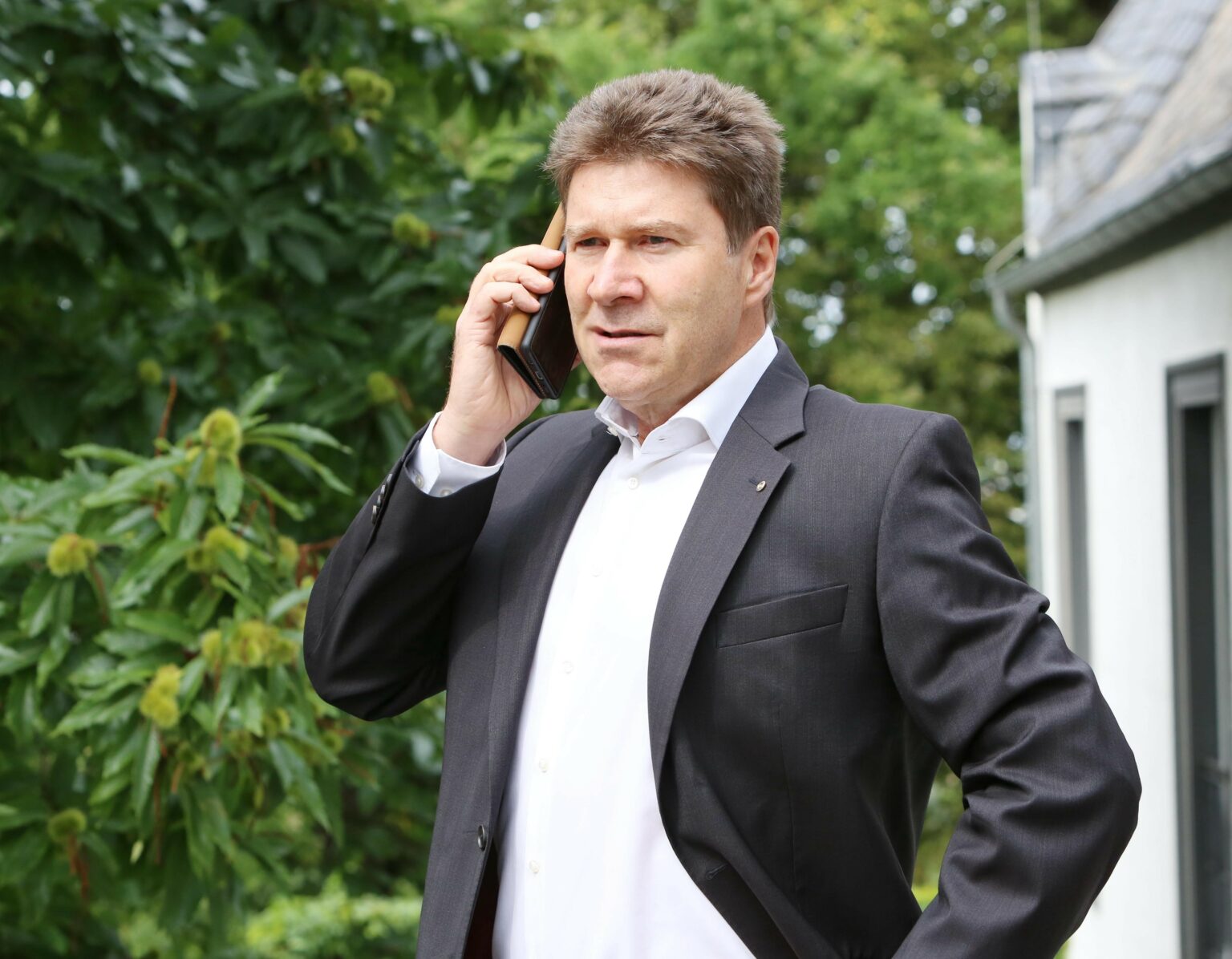 Get in touch with your digital management consulting agency ...